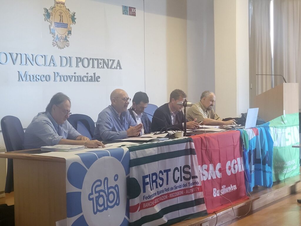 La piattaforma per il rinnovo del contratto nazionale Abi approvata all ...